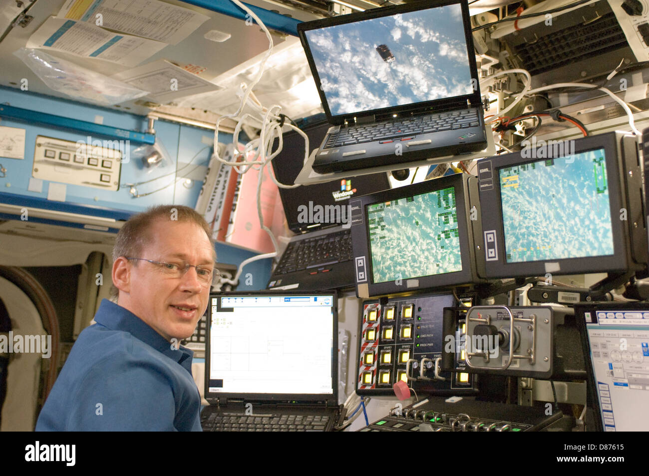 Htv 1 hi-res stock photography and images - Alamy