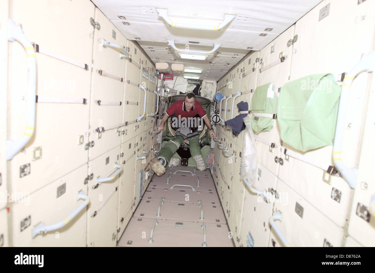 Nasa space station interior hi-res stock photography and images - Alamy