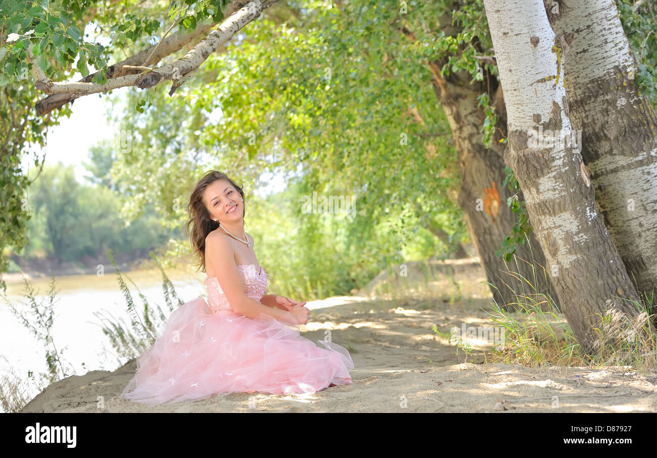 pretty young woman shoot outdoor Stock Photo - Alamy