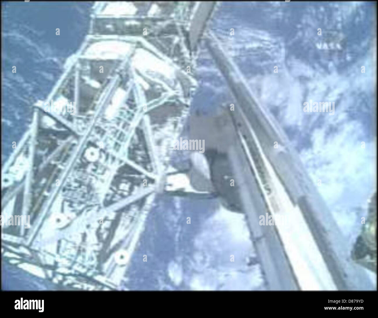 A photo showing the installation of the P4 truss on the International ...