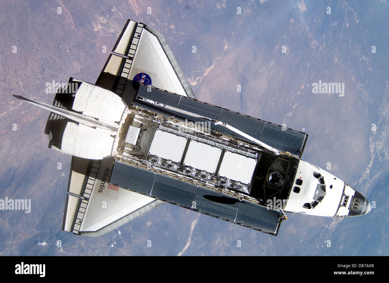 Space Shuttle Atlantis transports the S1 truss to the International ...