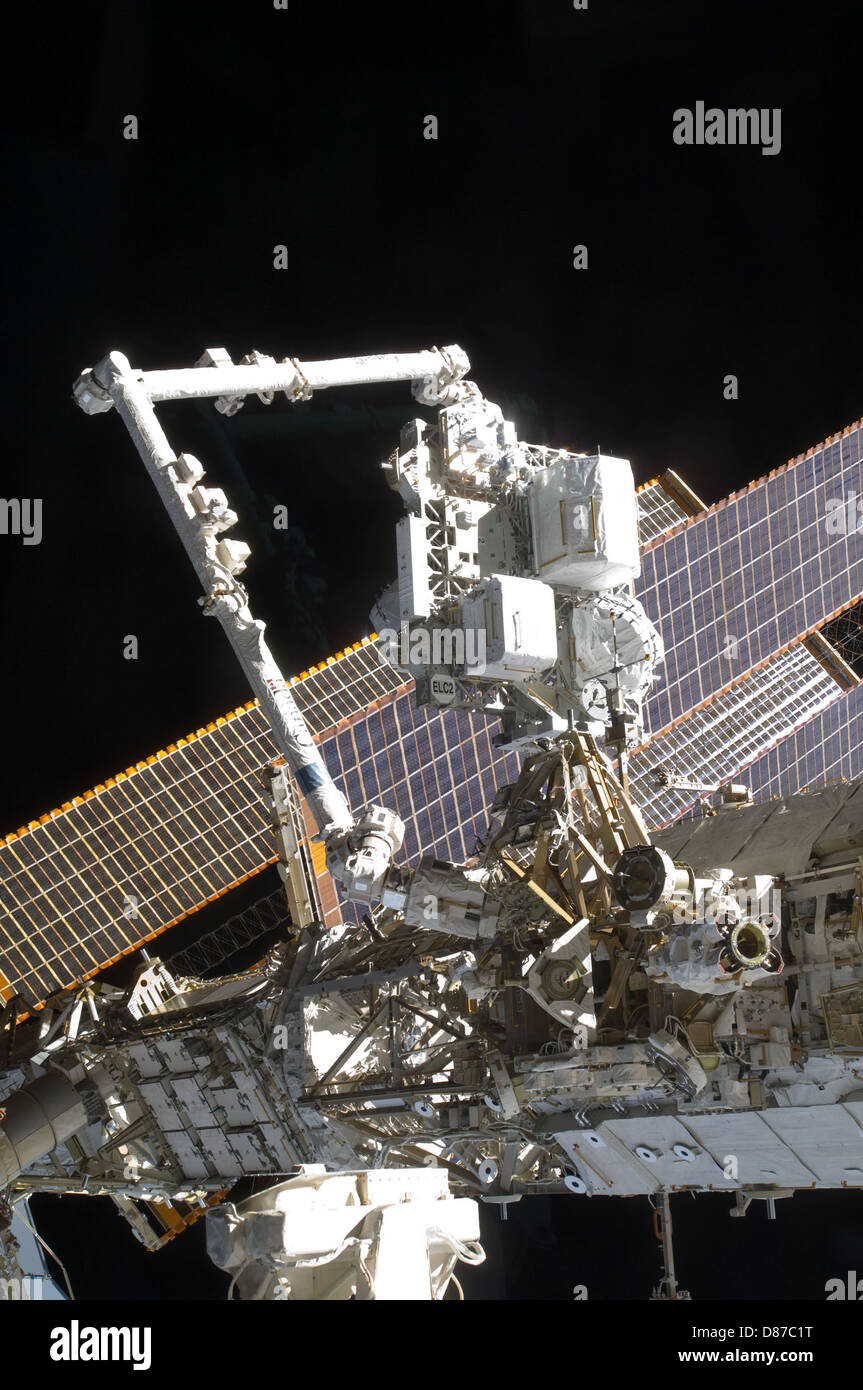 STS-129 crew performs the installation of the ELC-2 (Express Logistics ...