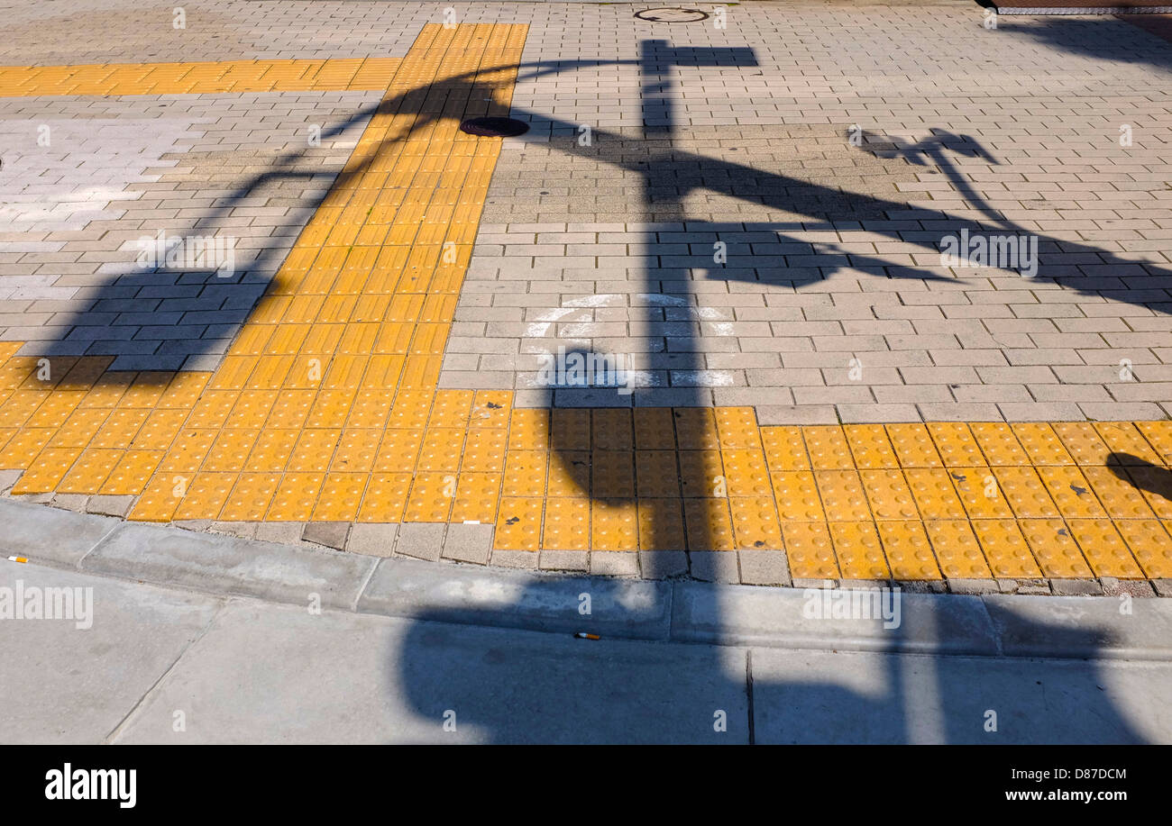 Tactile pavement hi-res stock photography and images - Alamy