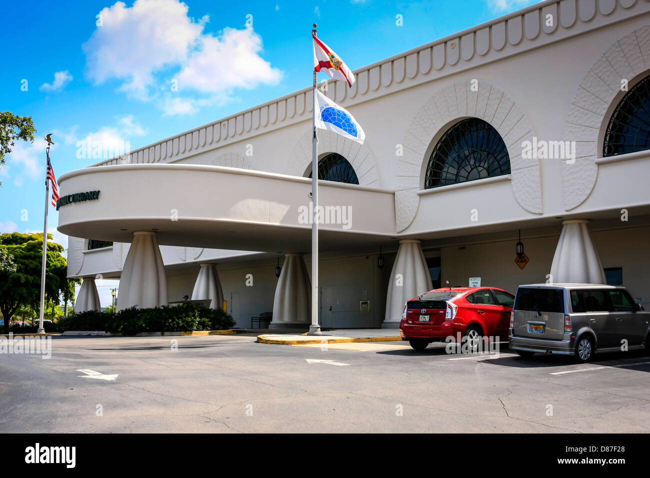 The Selby Public Library building in downtown Sarasota FL Stock Photo ...