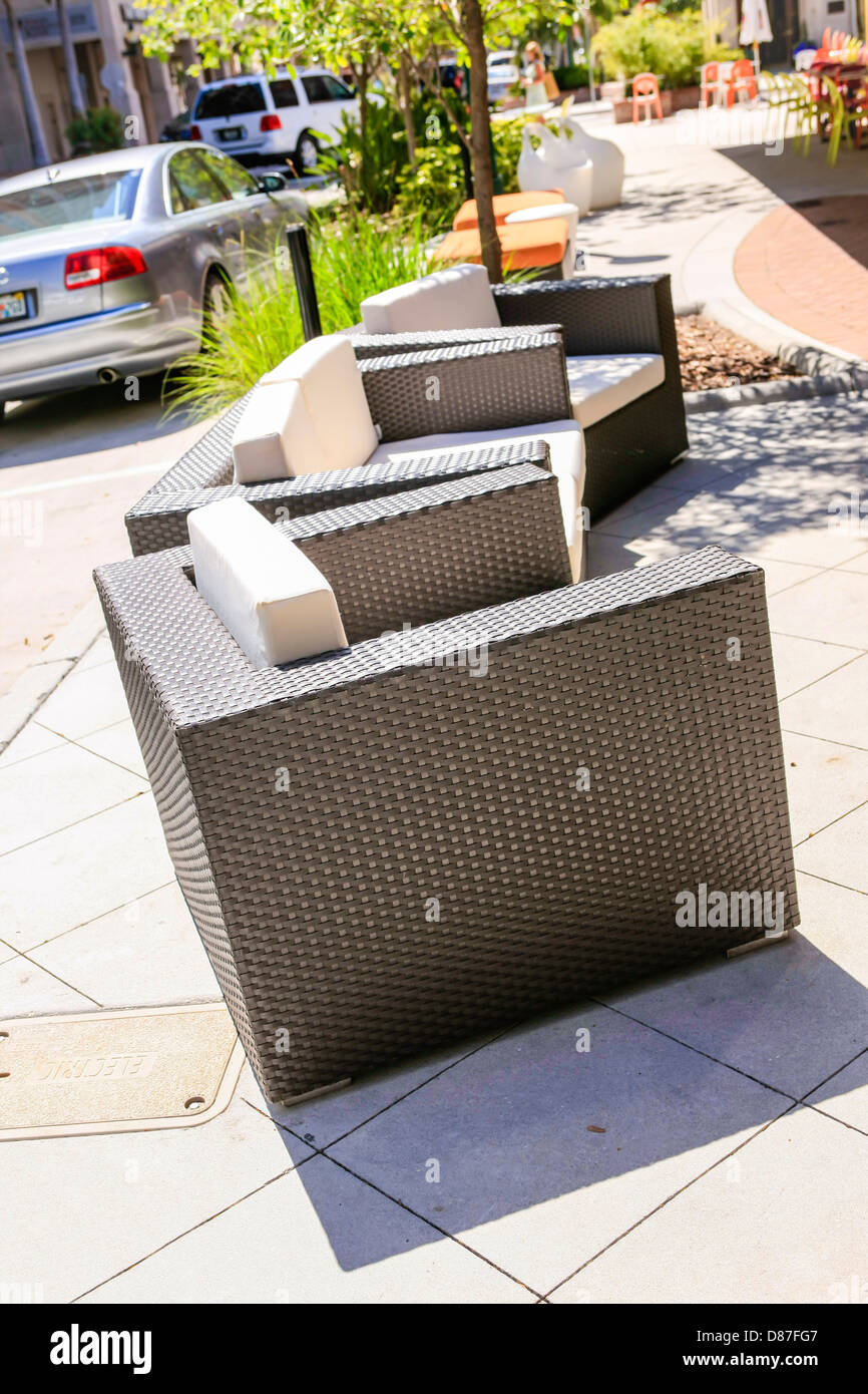Cafe customer seating hi-res stock photography and images - Alamy