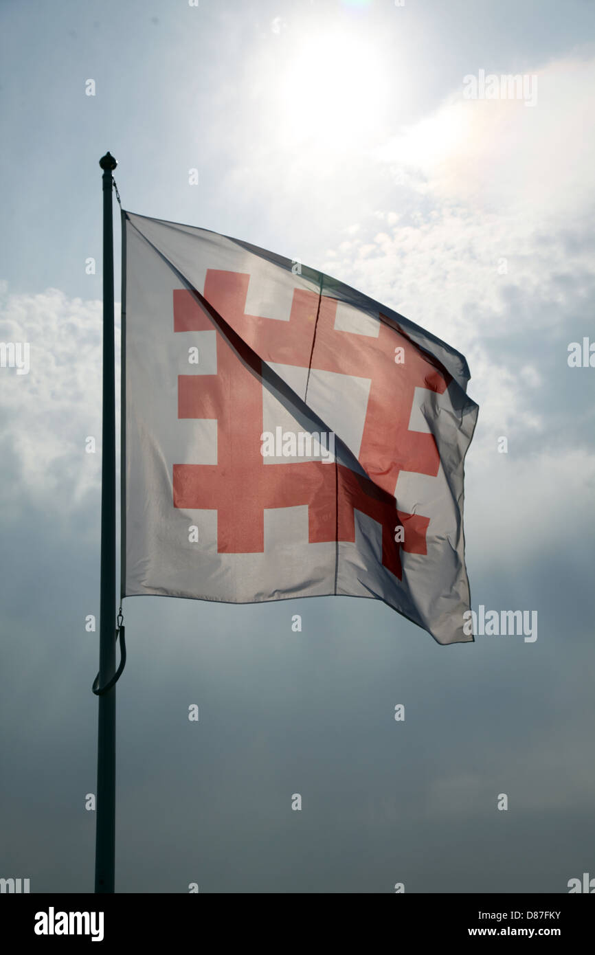 English heritage flag hi-res stock photography and images - Alamy