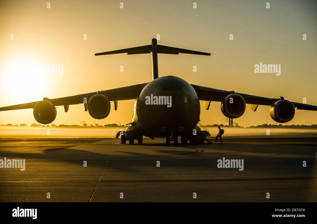 C 17 globemaster hi-res stock photography and images - Alamy