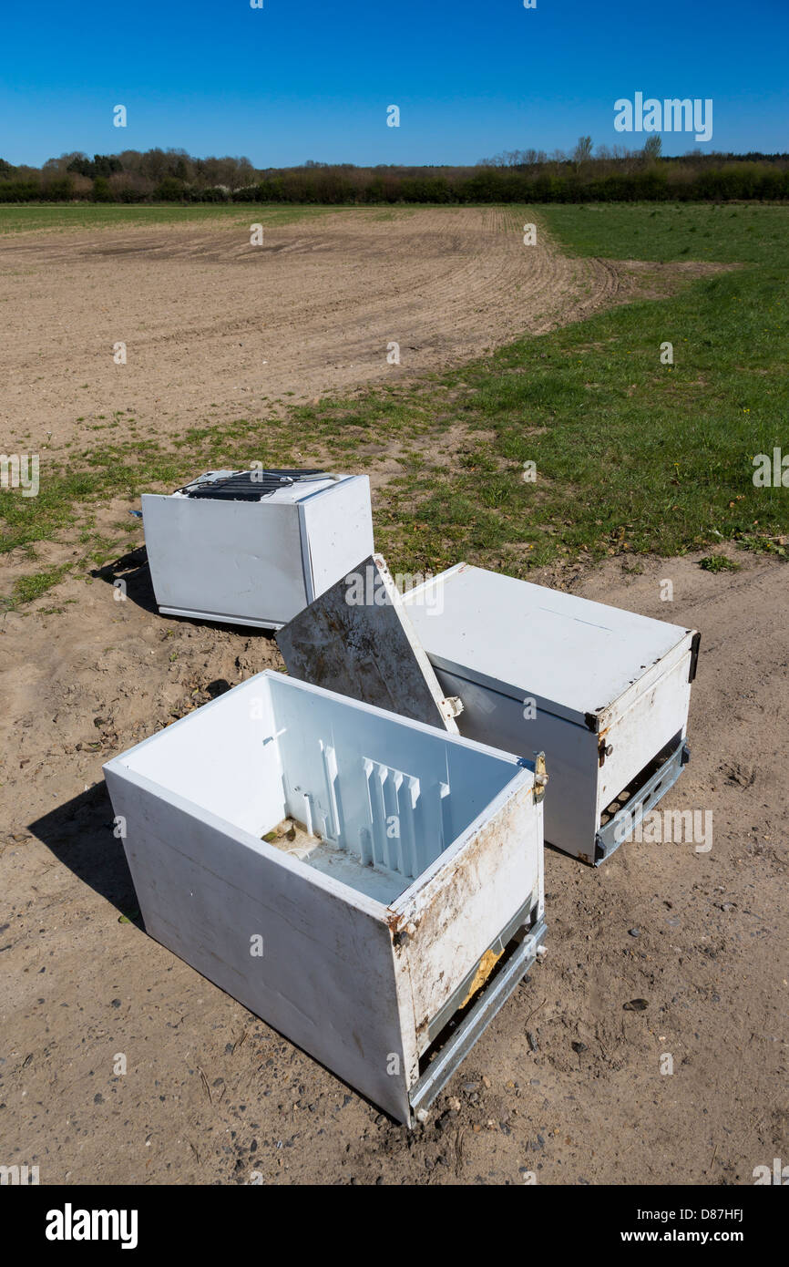 Fly tipping fridge hi-res stock photography and images - Alamy