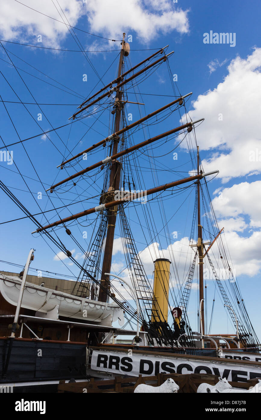 RRS Discovery at "Discovery Point" Dundee Scotland. Polar exploration ...