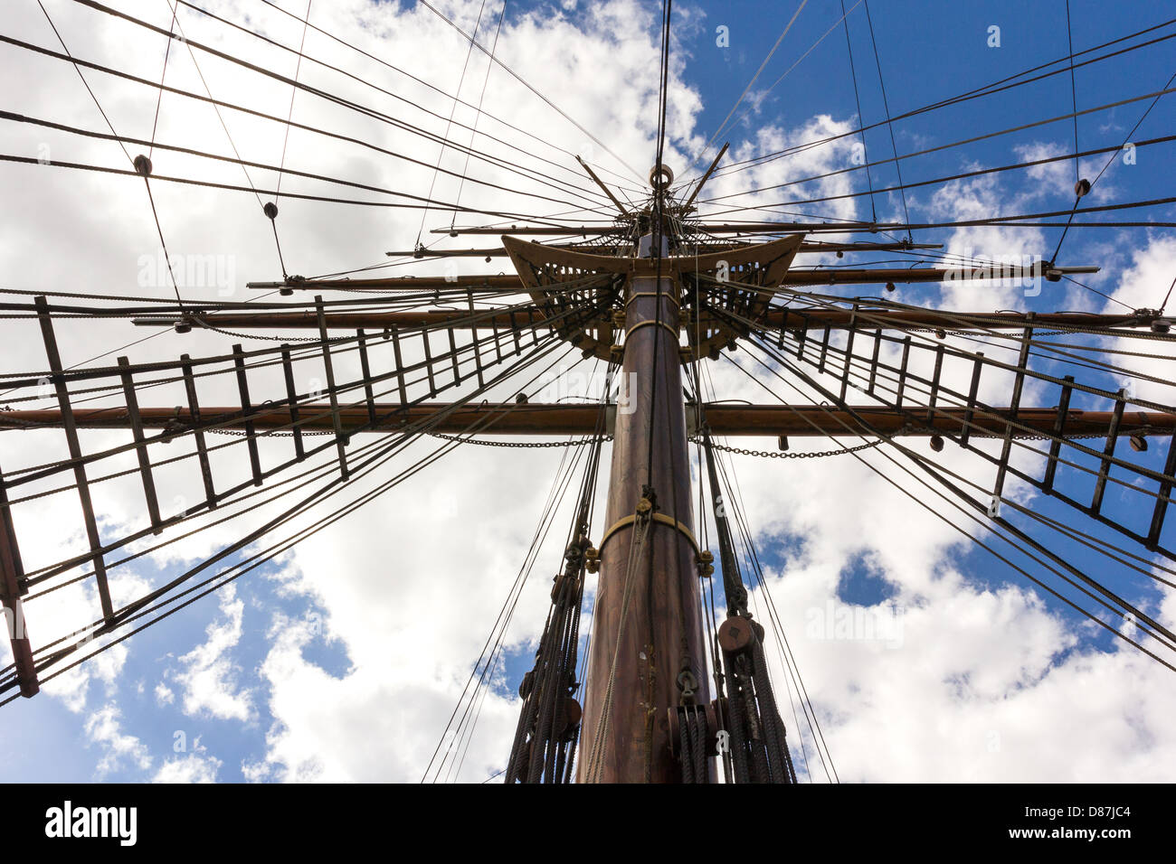Three masted ship square rig hi-res stock photography and images - Alamy