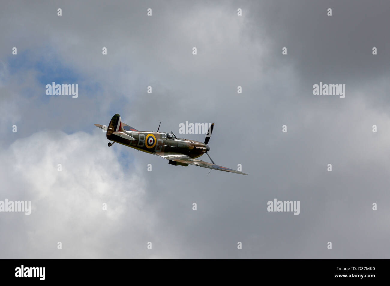 Spitfire iia hi-res stock photography and images - Alamy