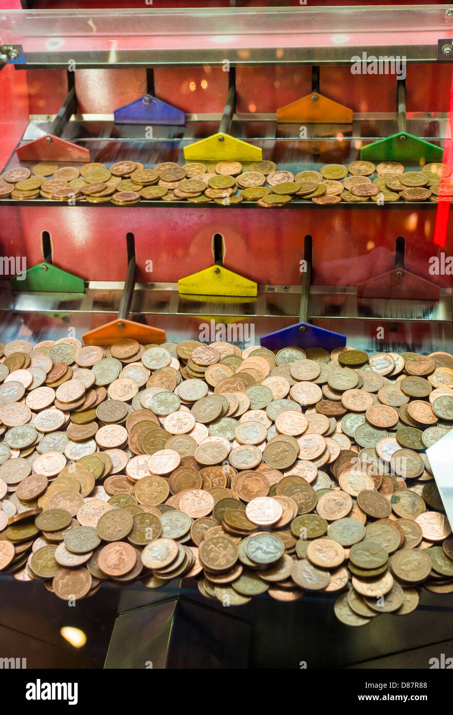 Penny falls machine amusement arcade hi-res stock photography and ...