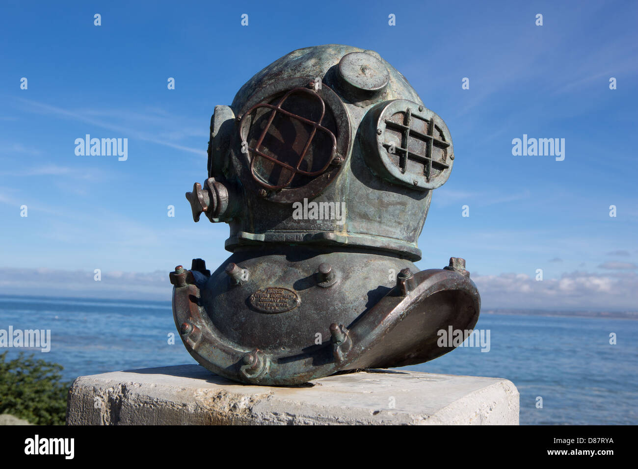 Deep sea diver helmet hi-res stock photography and images - Alamy
