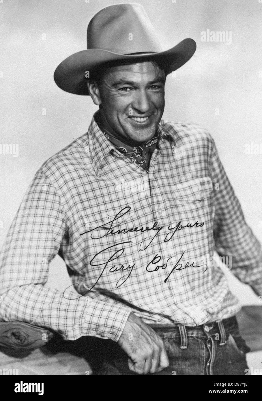 Film actor gary cooper hi-res stock photography and images - Alamy