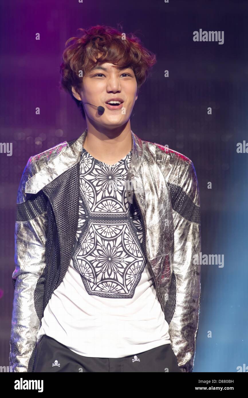 Exo k pop hi-res stock photography and images - Alamy