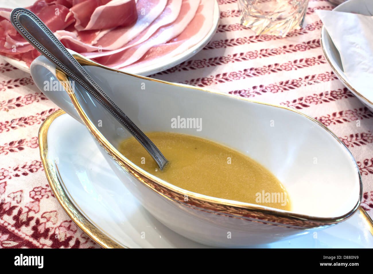 Dressing sauce boat hi-res stock photography and images - Alamy