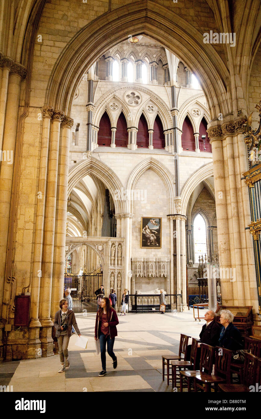 York minster interior hi-res stock photography and images - Alamy