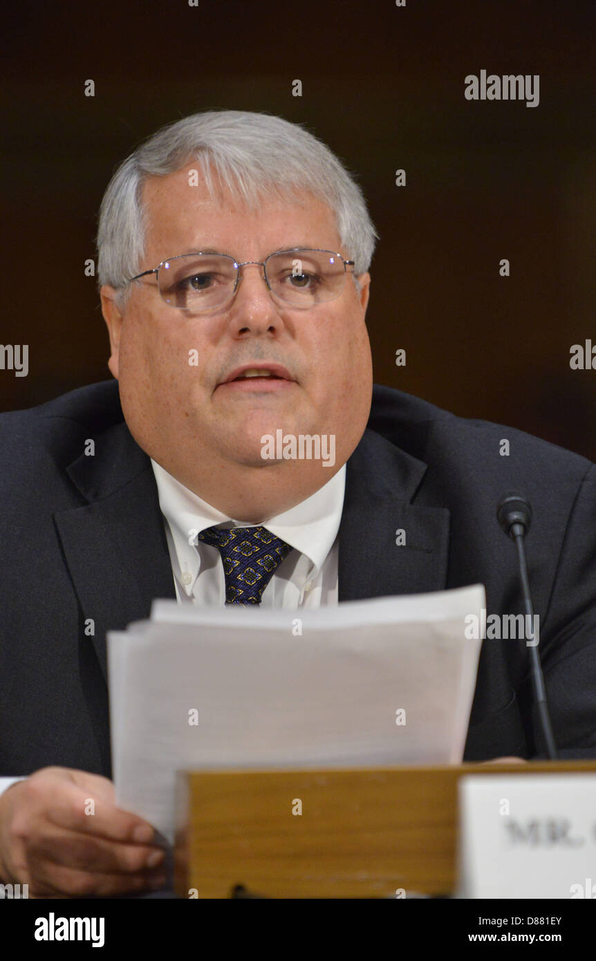 Senior investigating officer hi-res stock photography and images - Alamy