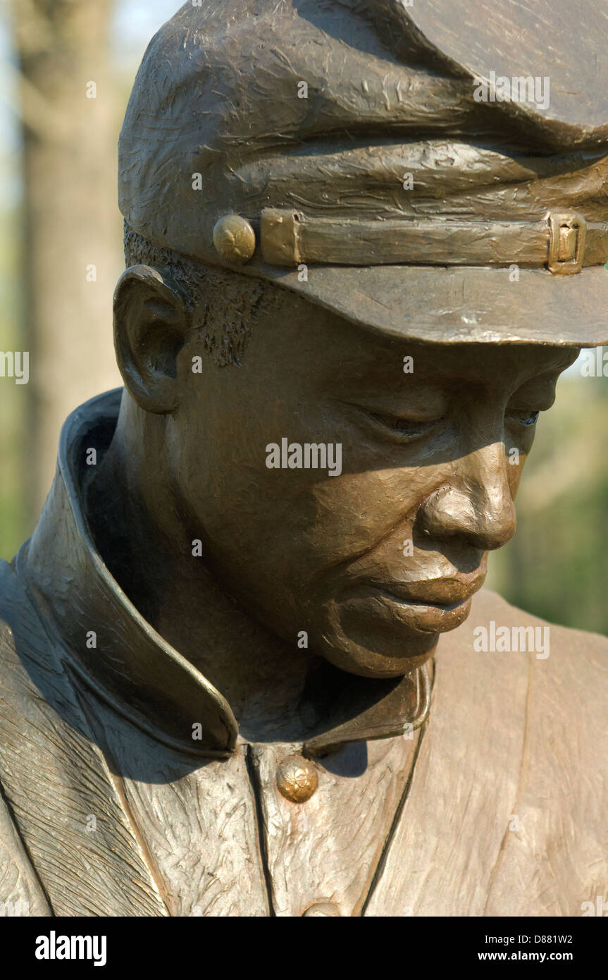 Statue of freed slave in 1st Alabama Colored Regiment at Union Army's ...
