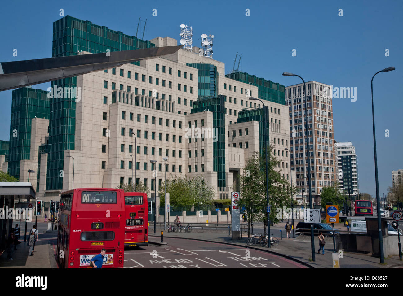 View of the MI6 Building showing buses at Vauxhall Bus Station ...