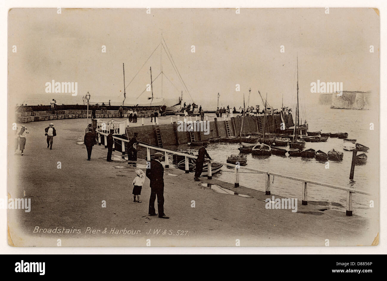 Broadstairs pier hi-res stock photography and images - Alamy