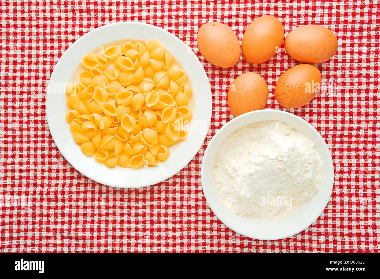 Flour and pasta hi-res stock photography and images - Alamy