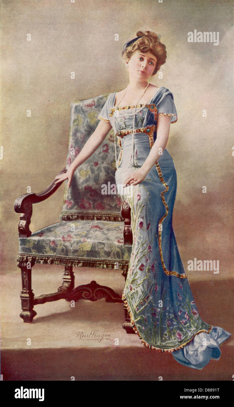 Directoire dress hi-res stock photography and images - Alamy