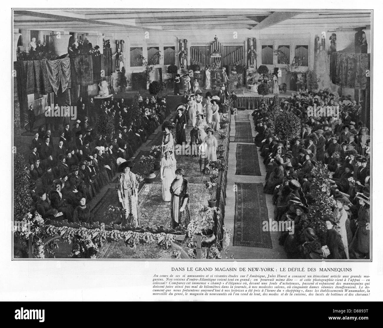 Fashion show catwalk Black and White Stock Photos & Images - Alamy