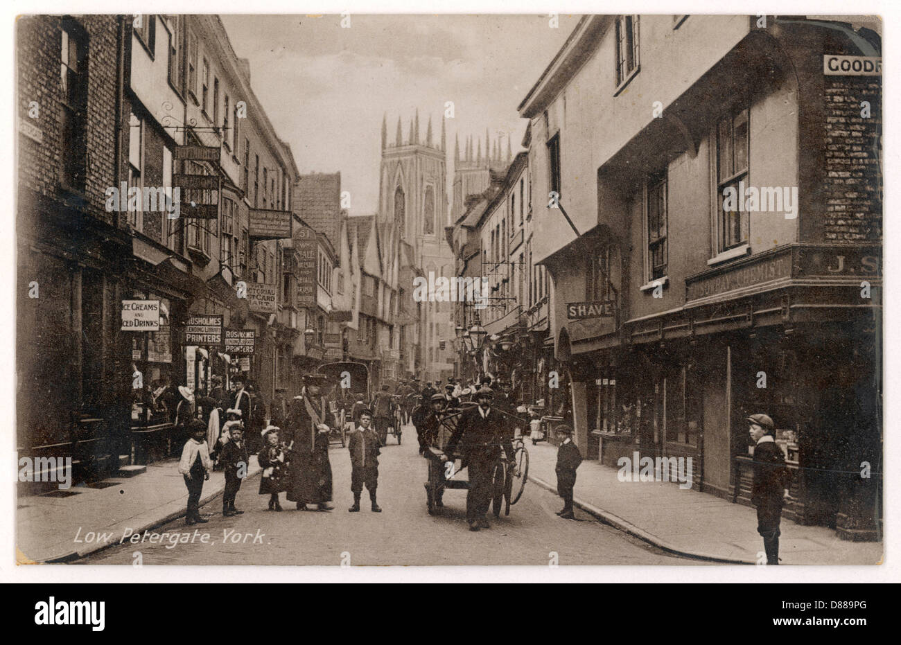 YORK/LOW PETERGATE C1900 Stock Photo - Alamy