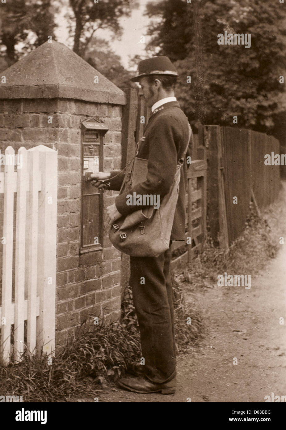 English rural postman hi-res stock photography and images - Alamy