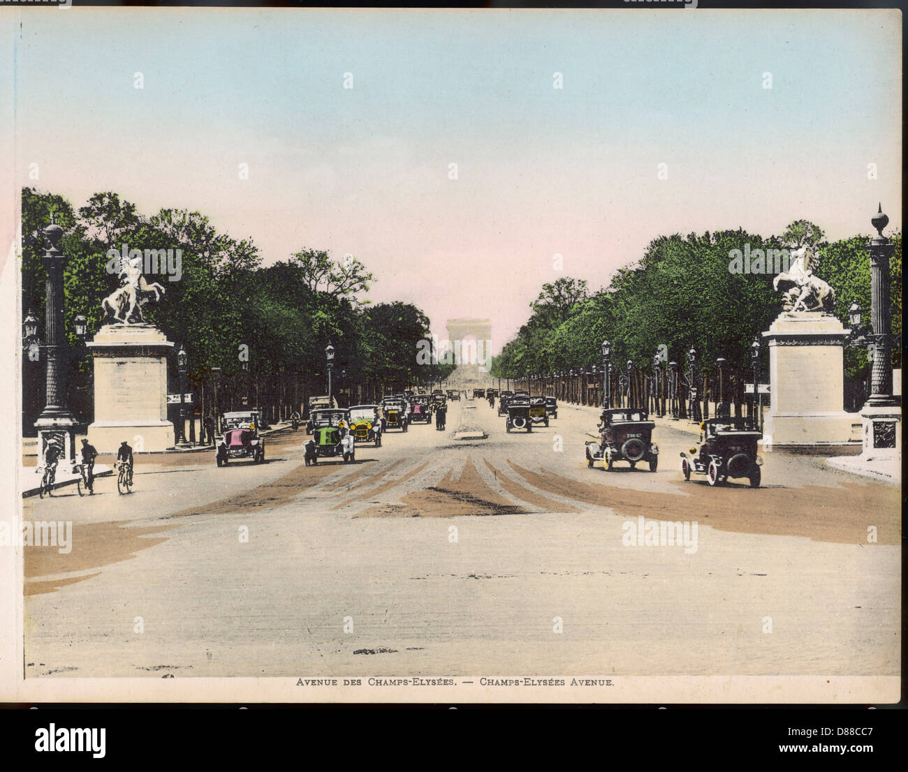 Paris cars vintage hi-res stock photography and images - Alamy