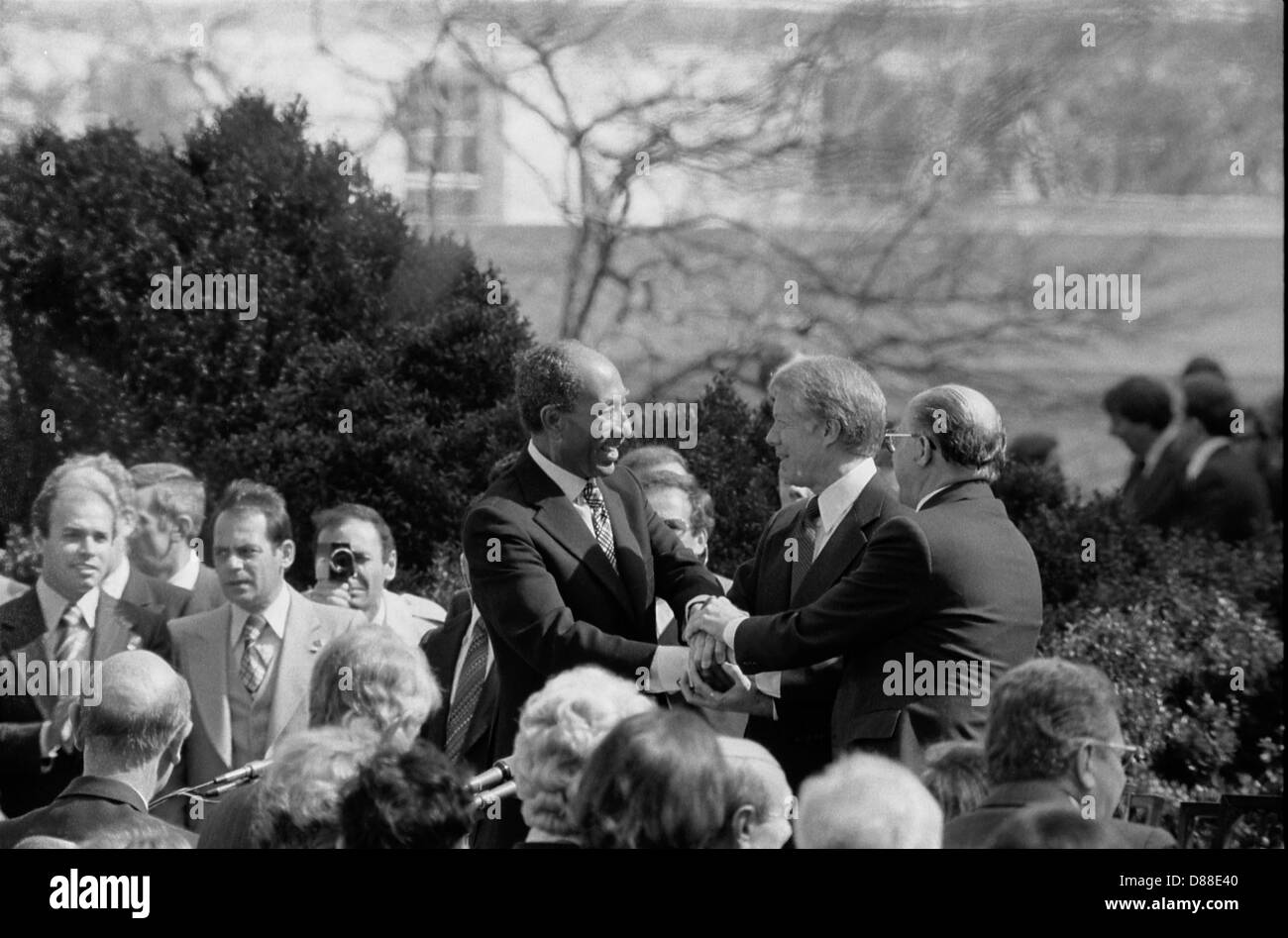 Sadat Carter Begin handshake - USNWR Stock Photo - Alamy