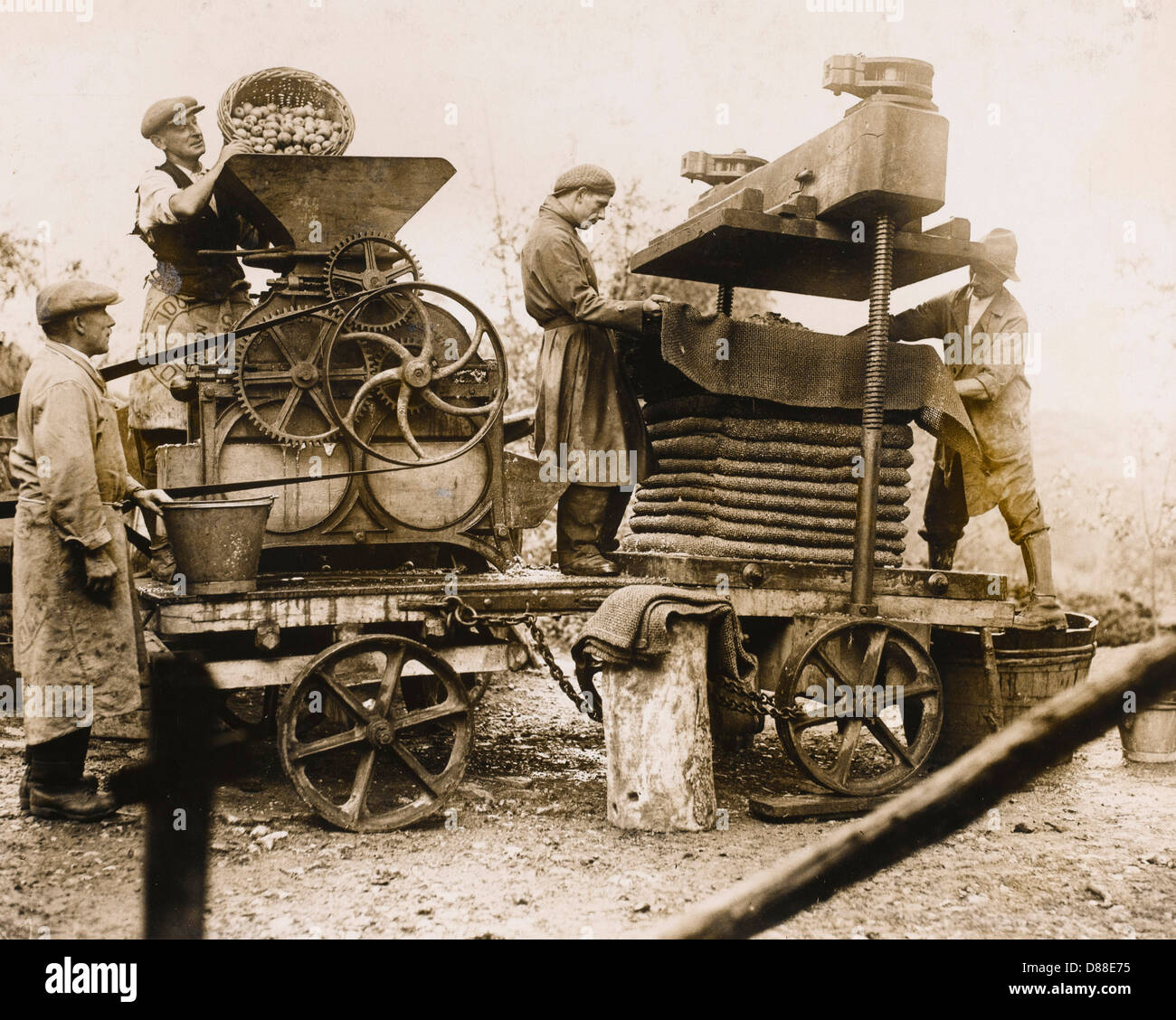 Cider mill history hi-res stock photography and images - Alamy