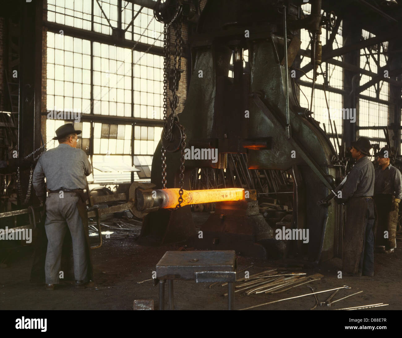 Drop hammer hi-res stock photography and images - Alamy