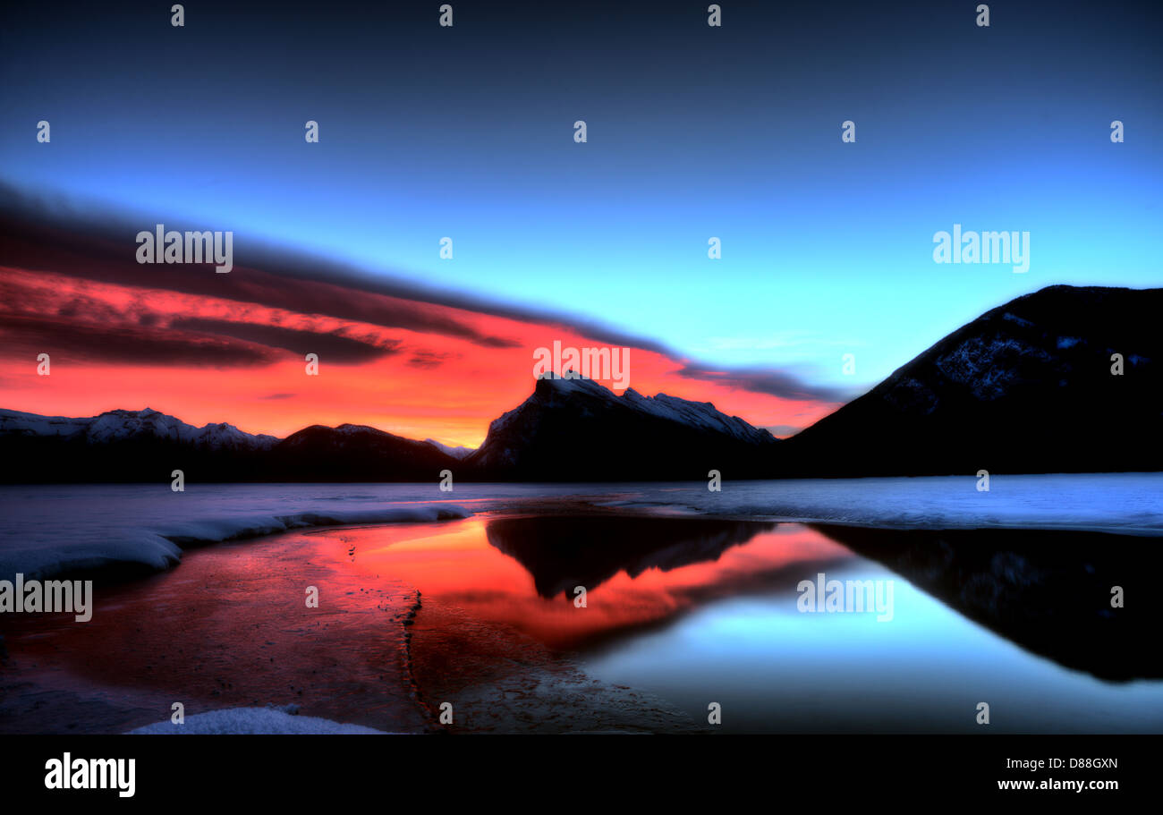 Sunset Mount Rundle Vermillion Lakes in Winter Stock Photo - Alamy