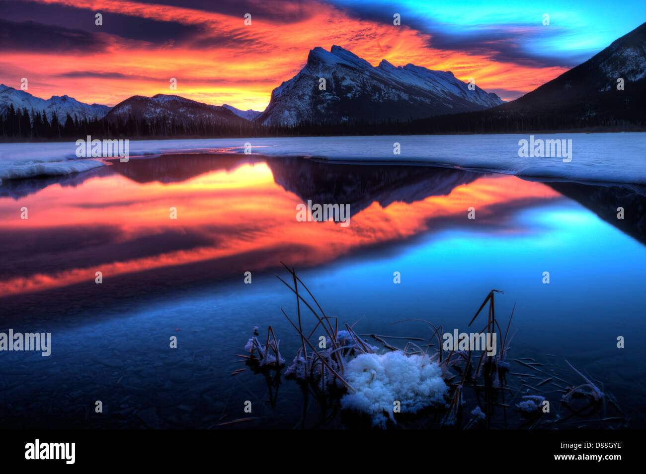 Sunset Mount Rundle Vermillion Lakes in Winter Stock Photo - Alamy