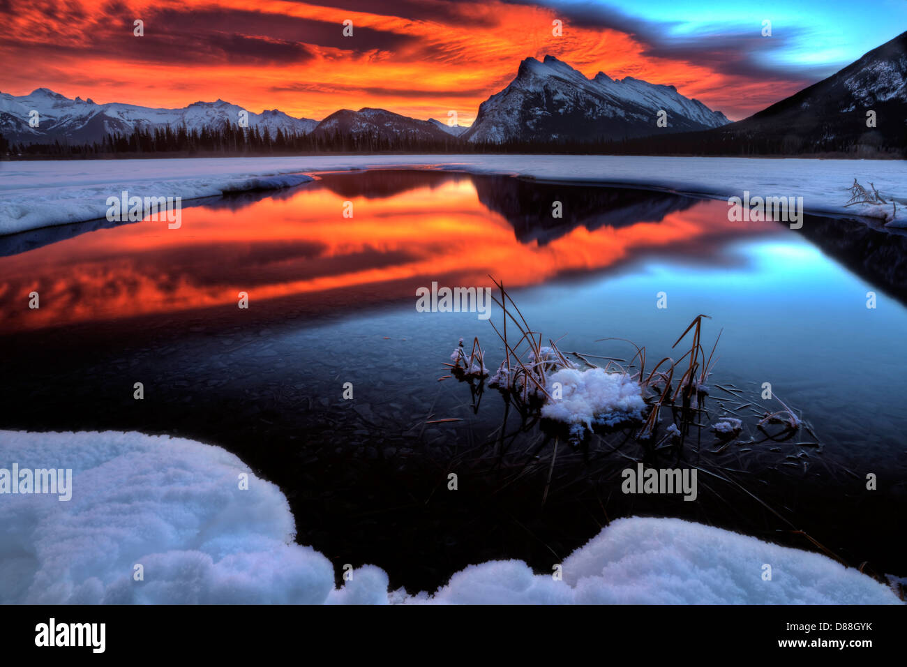 Sunset Mount Rundle Vermillion Lakes in Winter Stock Photo - Alamy