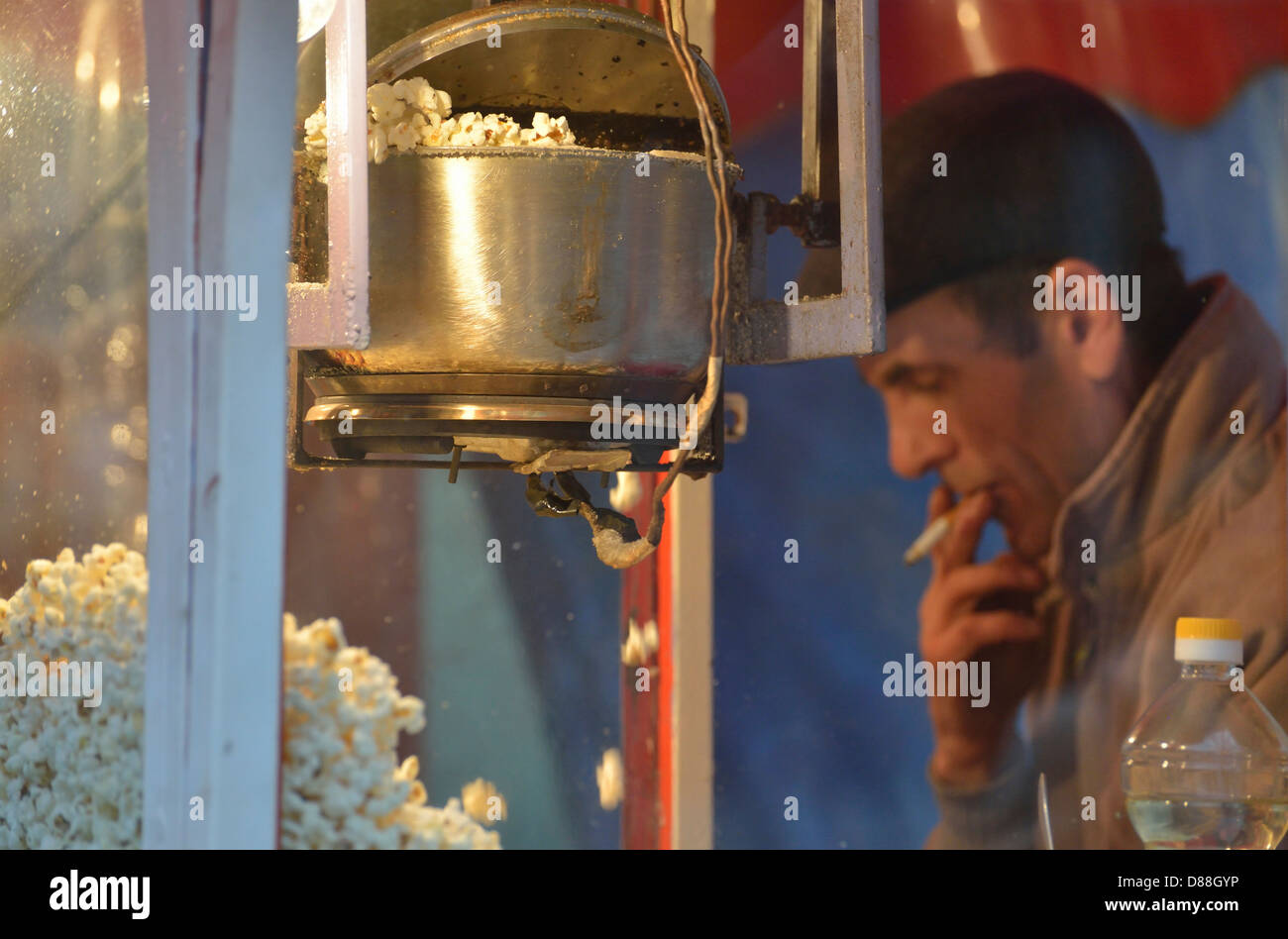 Popcorn stall hi-res stock photography and images - Alamy