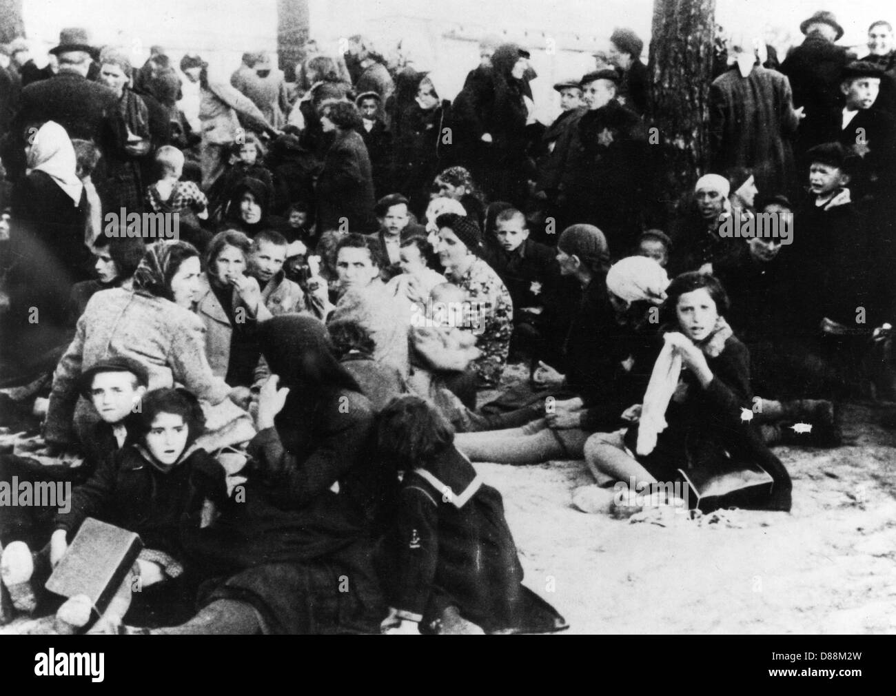 Deportation jews Black and White Stock Photos & Images - Alamy