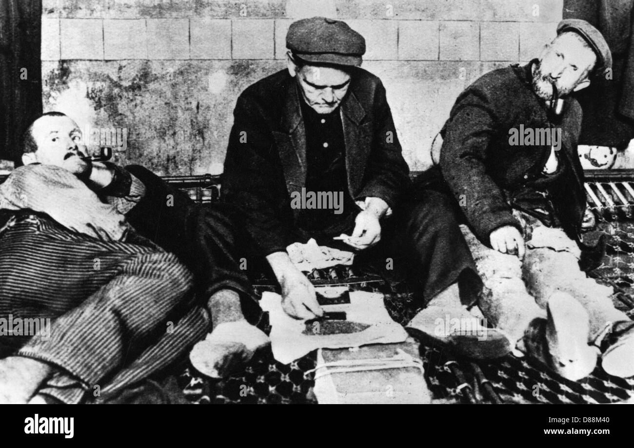 Homeless 1930s hi-res stock photography and images - Alamy