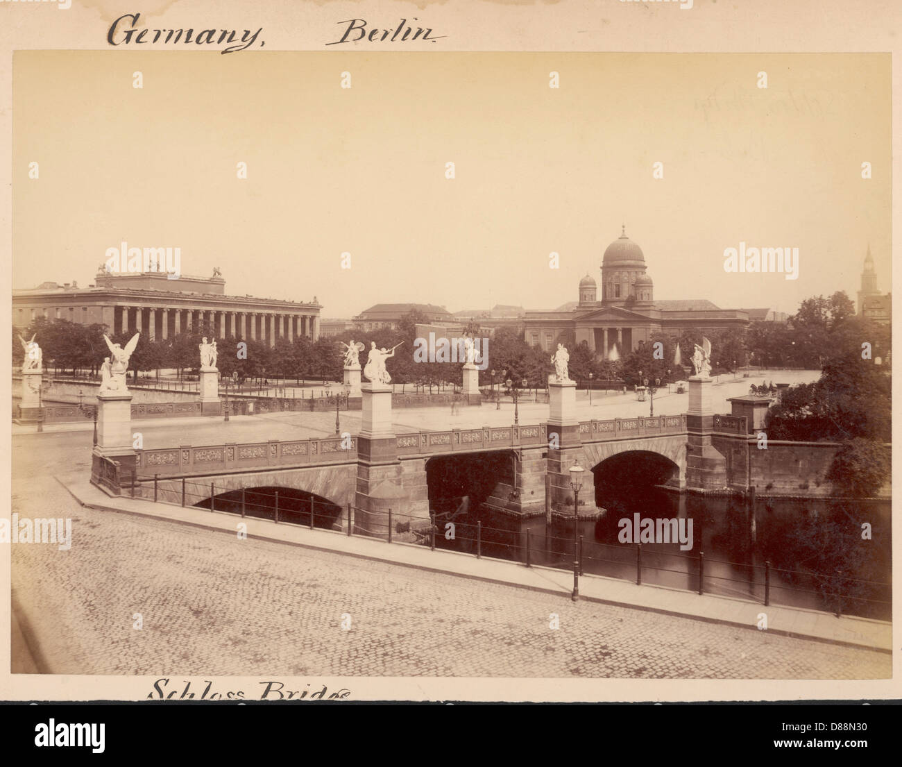 Statues schloss bridge berlin germany hi-res stock photography and ...