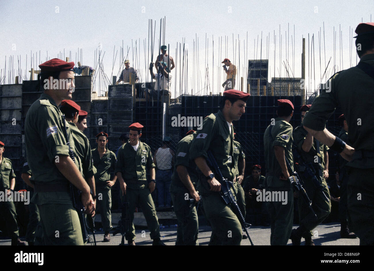 Israeli soldiers from the 35th Brigade, also known as the Paratroopers ...