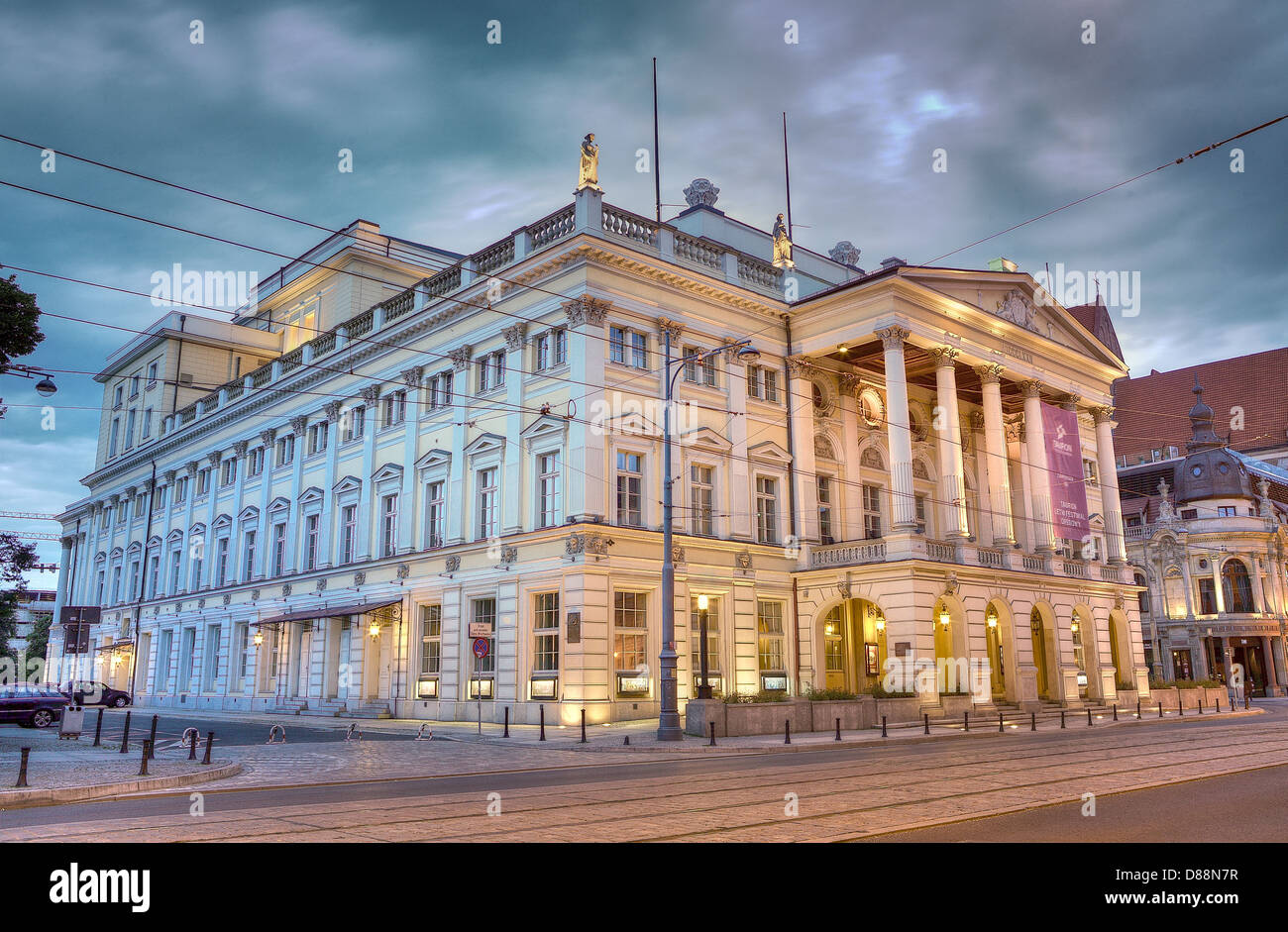 Opera center hi-res stock photography and images - Alamy