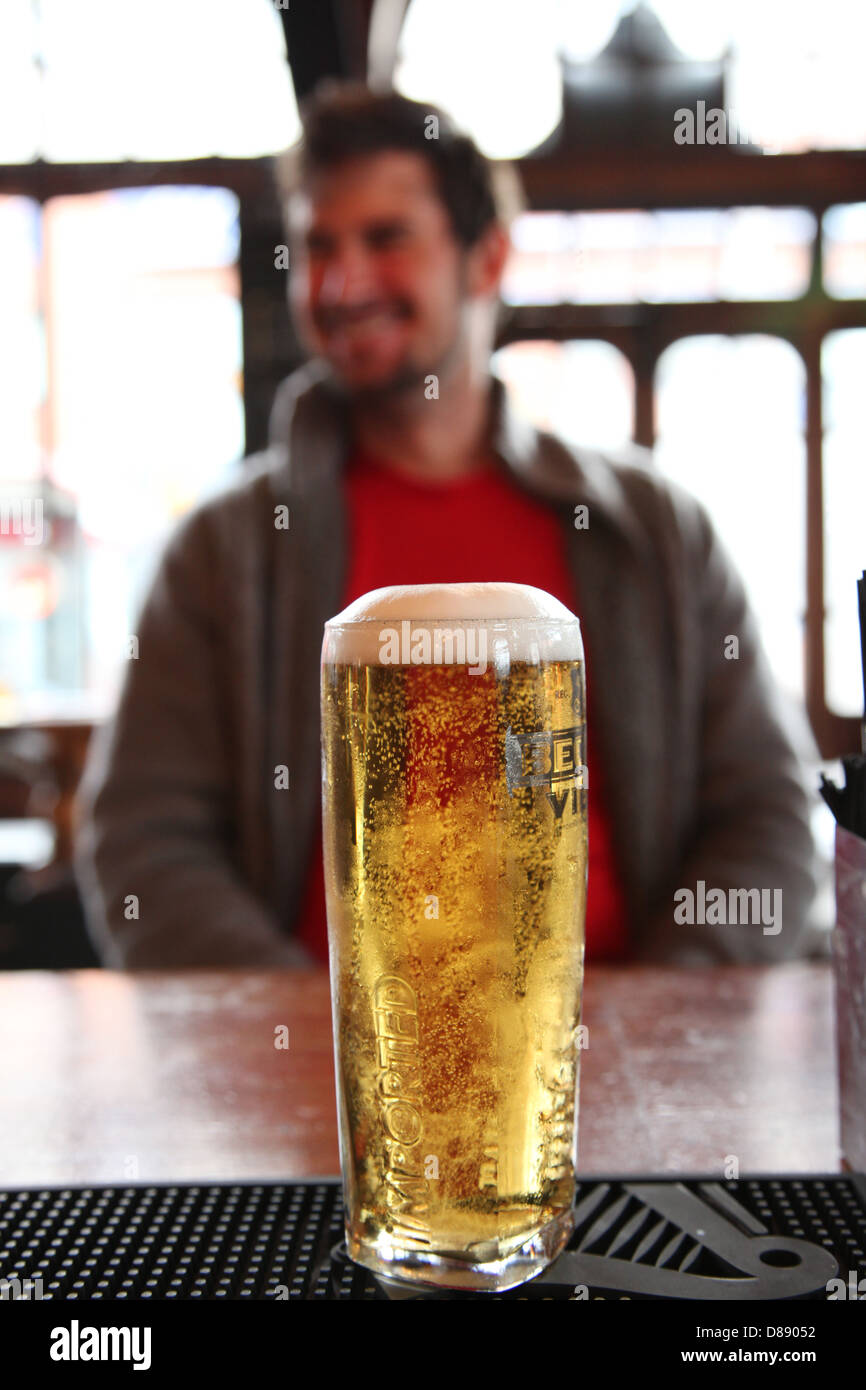 Traditional british pint glass hi-res stock photography and images - Alamy