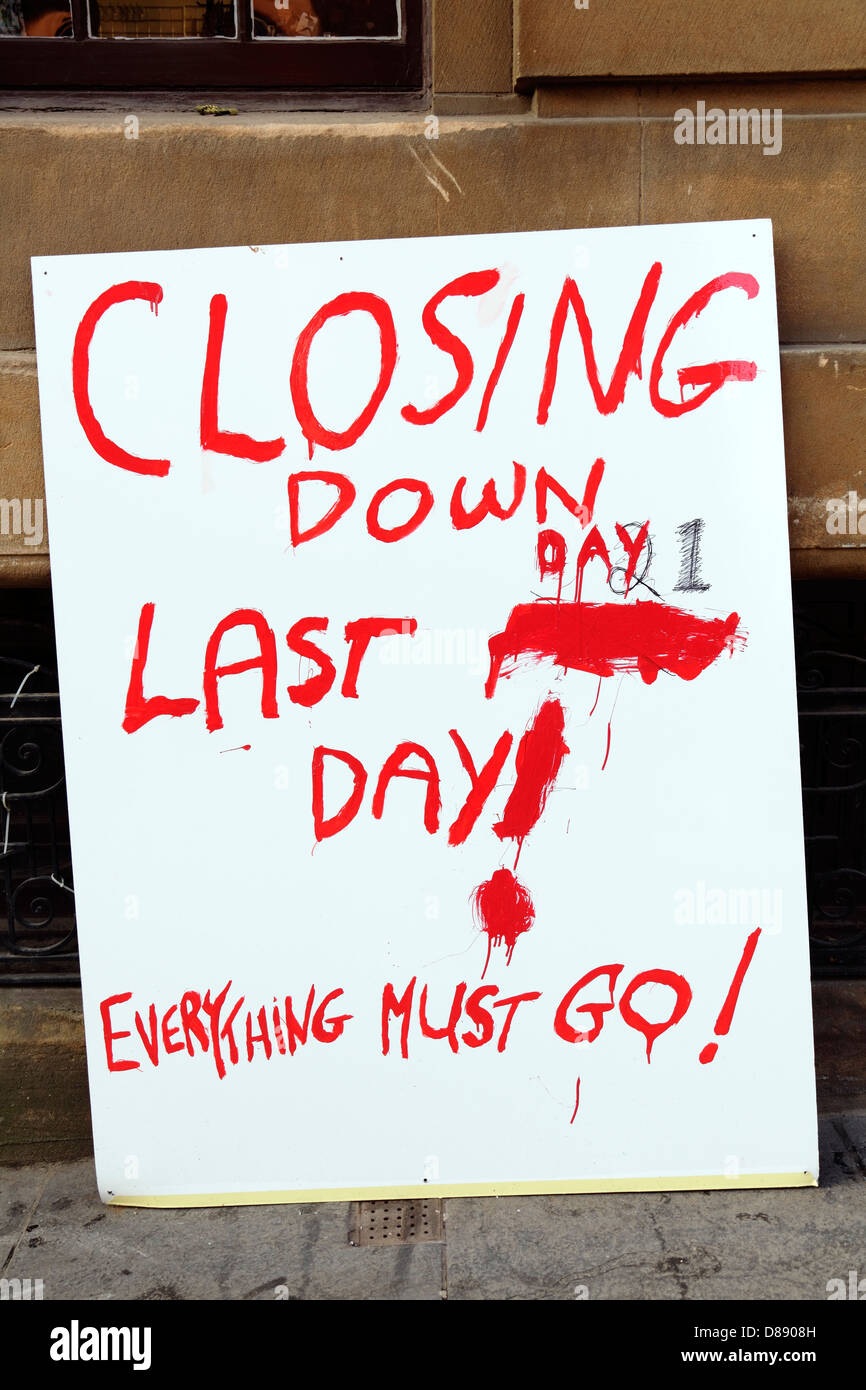 Closing down sign hi-res stock photography and images - Alamy