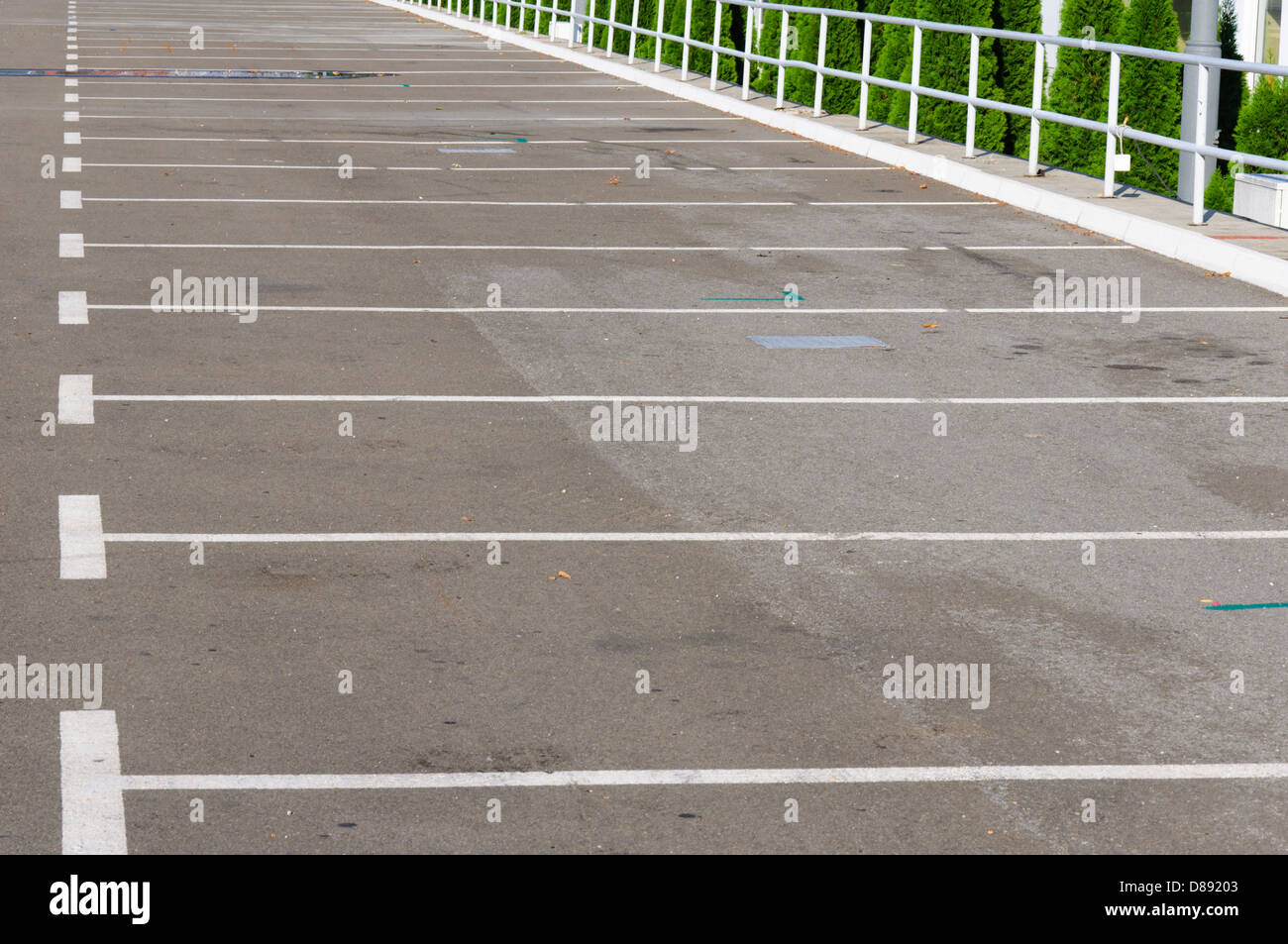 Empty parking space Stock Photo - Alamy