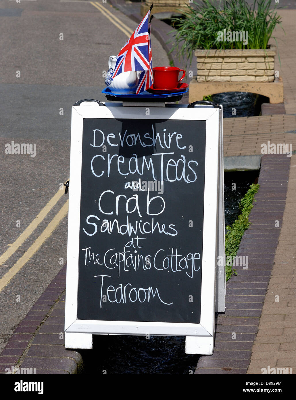 Devon cream tea sign hi-res stock photography and images - Alamy