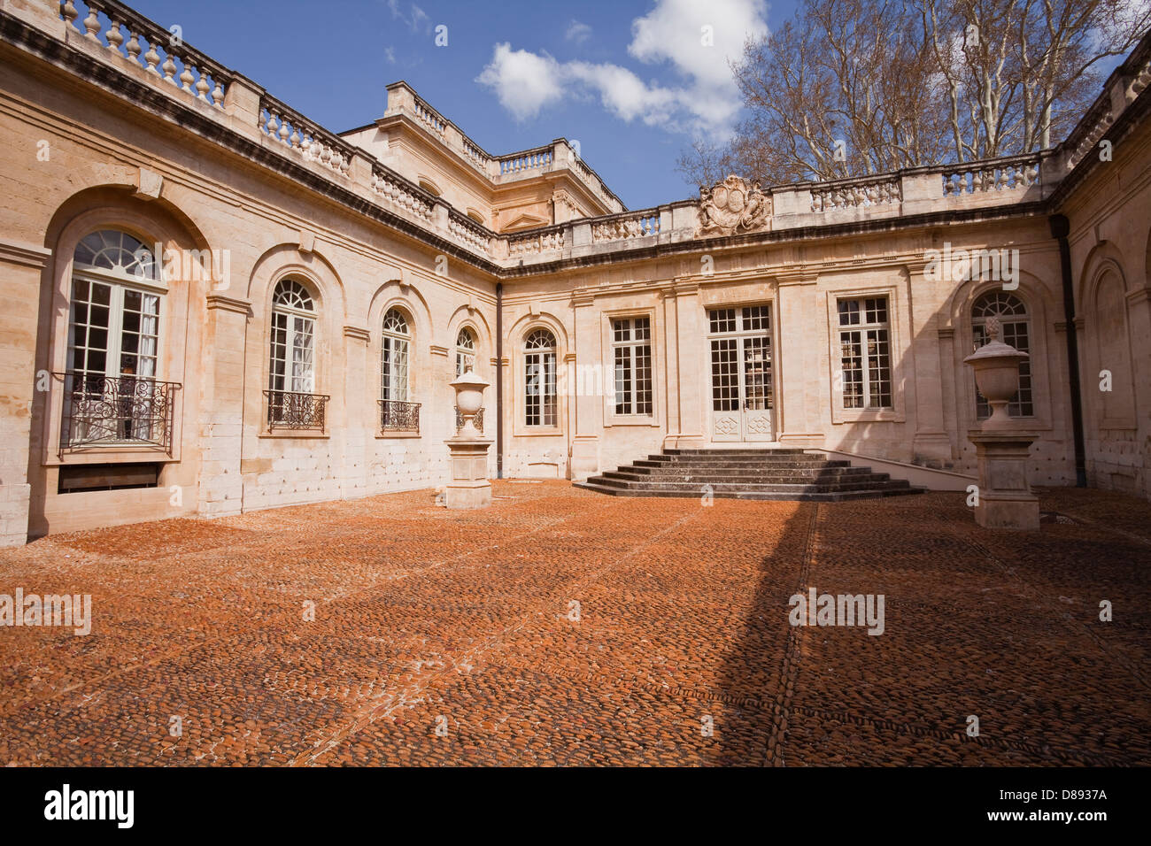 Calvet hi-res stock photography and images - Alamy