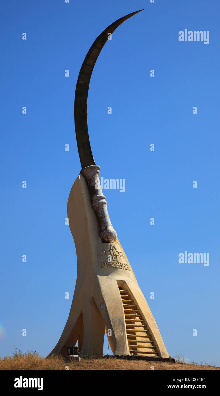 Monument signs Dacian Dacian sword, made of concrete and bronze ...