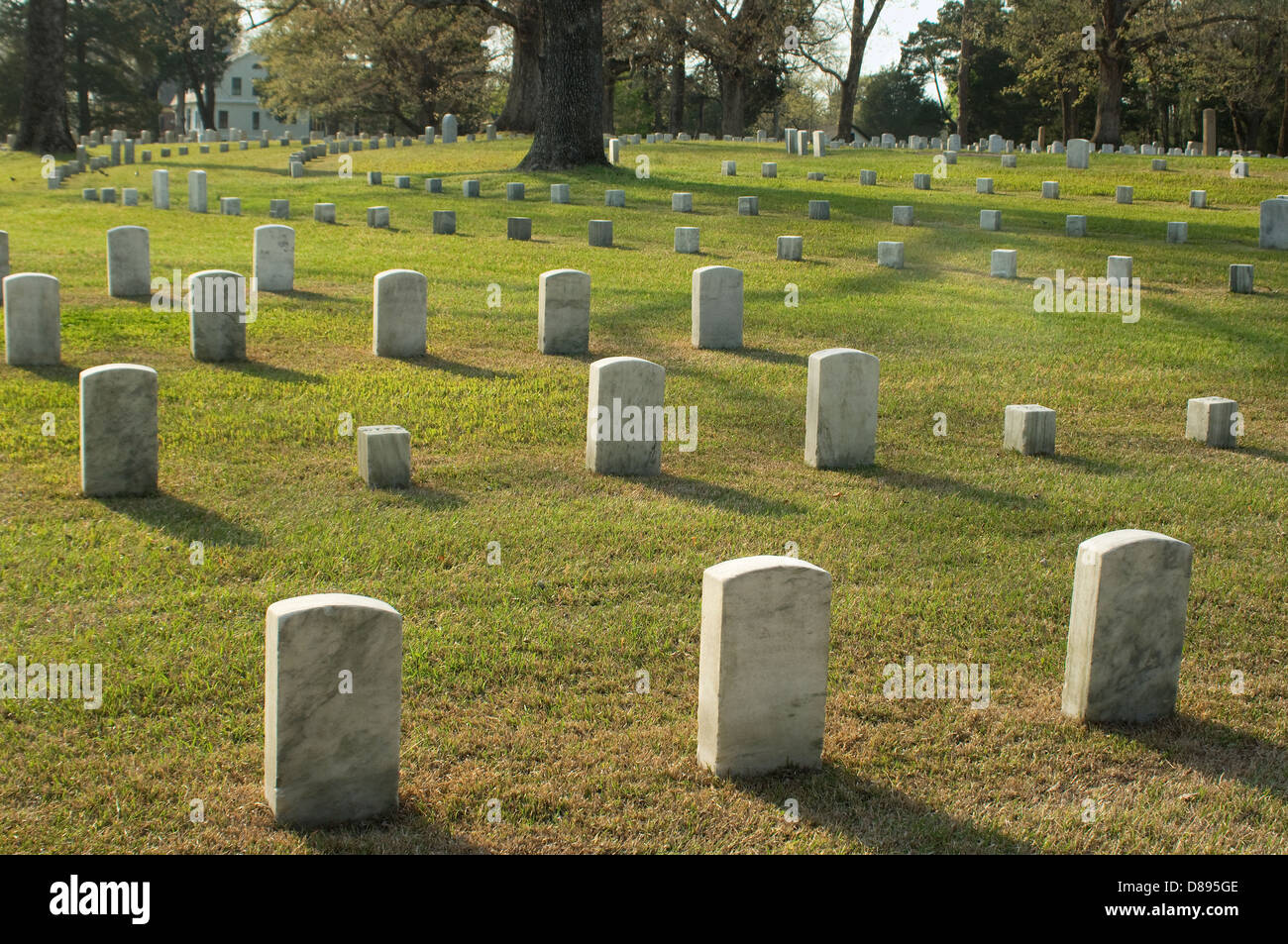 Union soldiers' graves, National Cemetery, Shiloh National Military ...